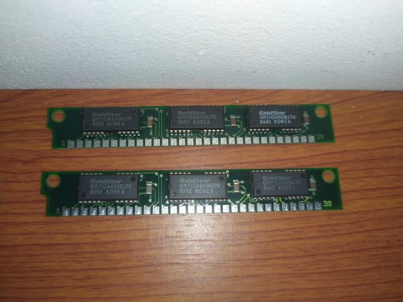 GoldStar 30-pin SIMM memorije