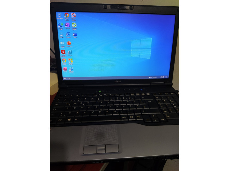 FUJITSU lifebook E782
