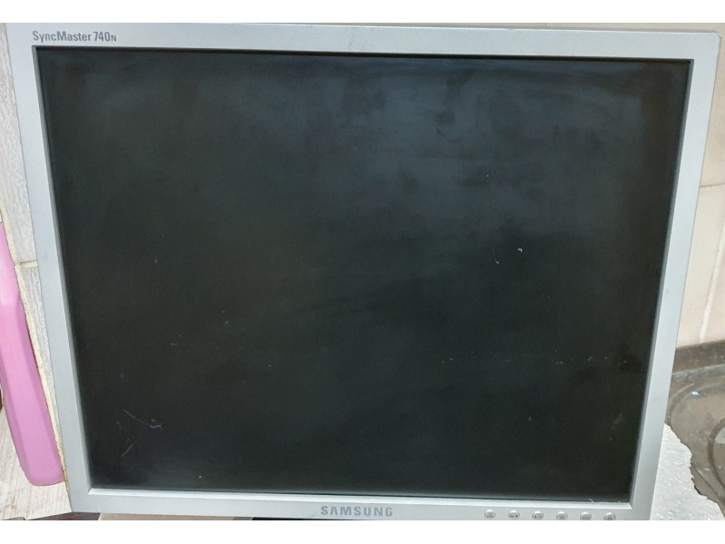 TFT monitor SAMSUNG 740N