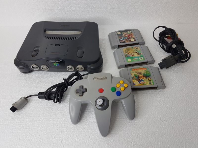 Nintendo 64 sa tri igre