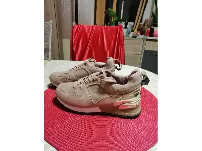 ROZE PUMA KOŽNE PATIKE 36