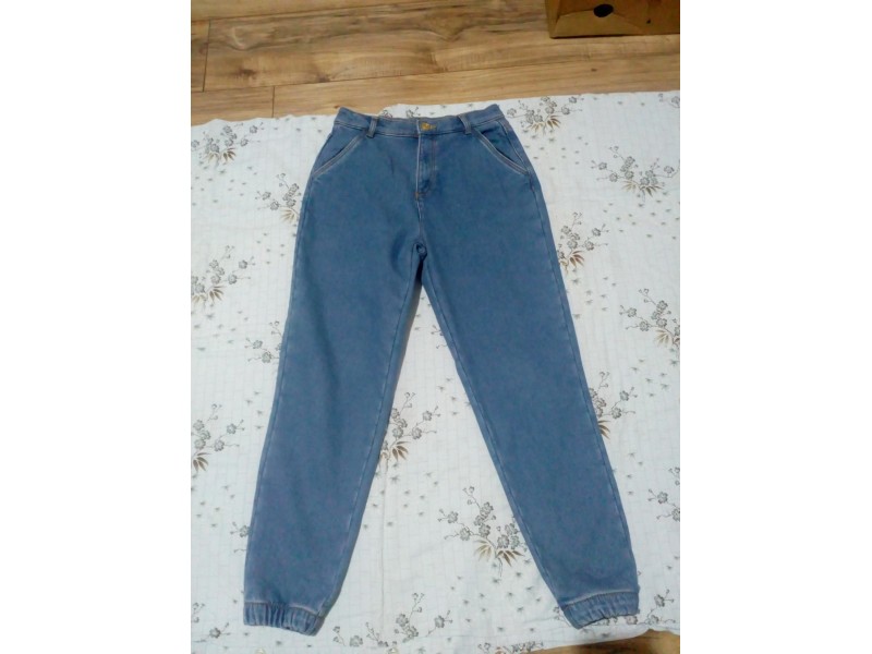 LC WAIKIKI*11-12 god.----146-152