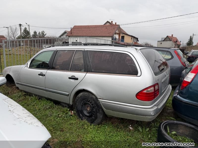 Mercedes E 290 Turbo Kompletan Auto U Delovima