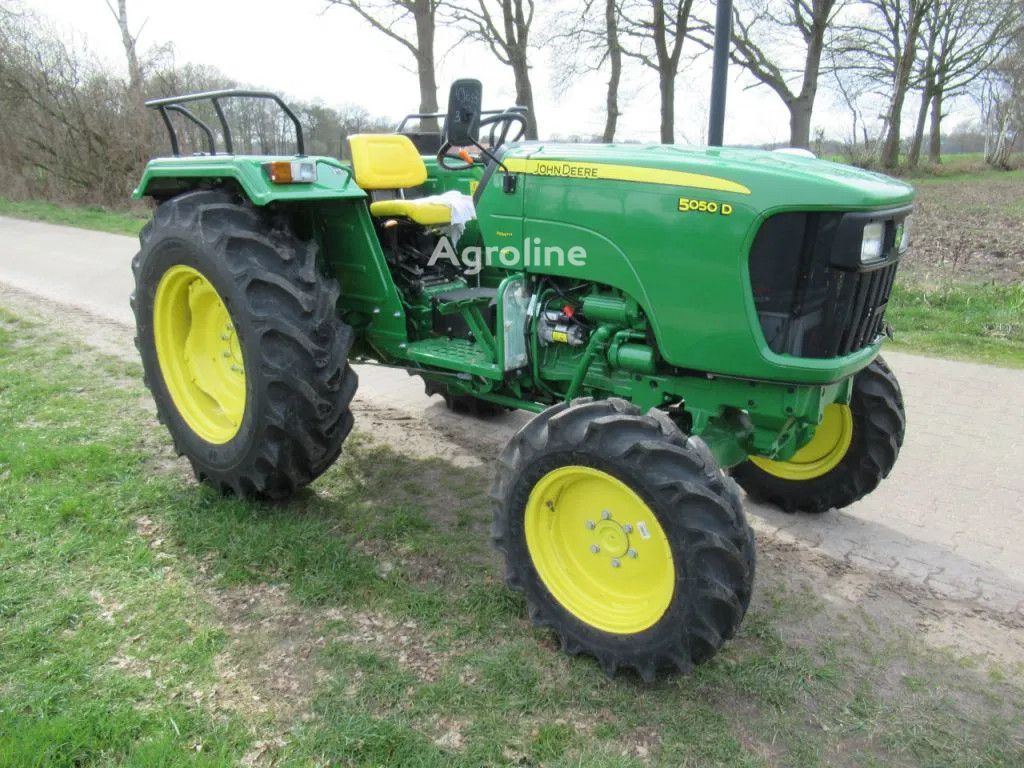 John Deere 5050 D traktor točkaš