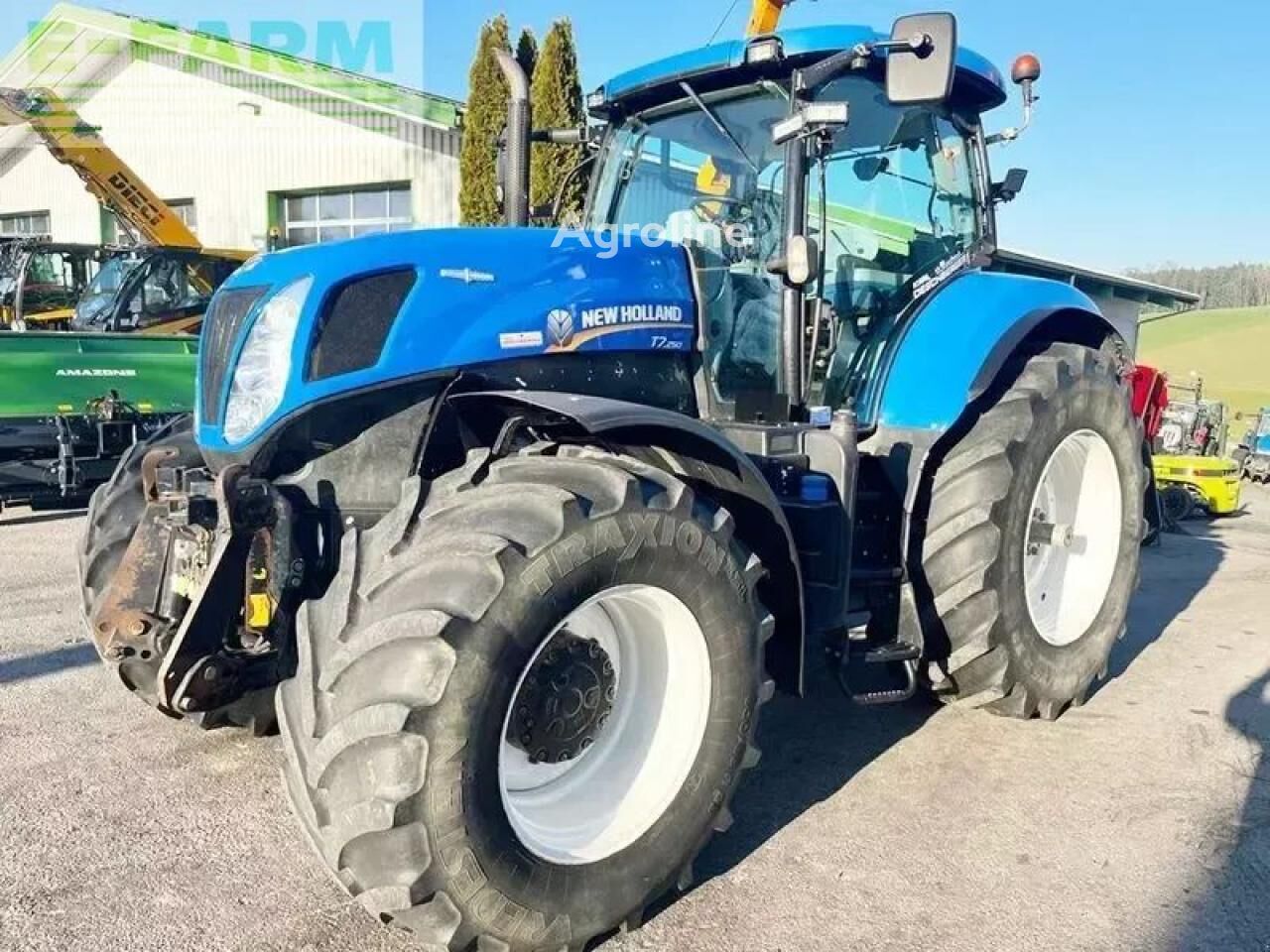 New Holland t7.250 auto command traktor točkaš