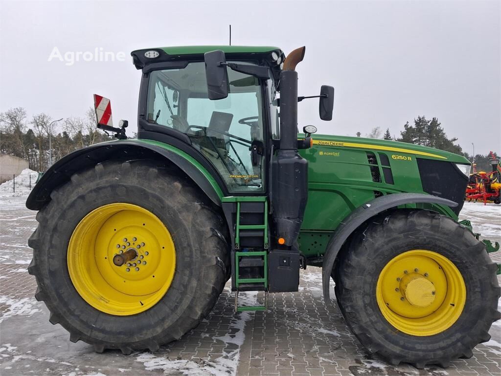 John Deere 6250R traktor točkaš