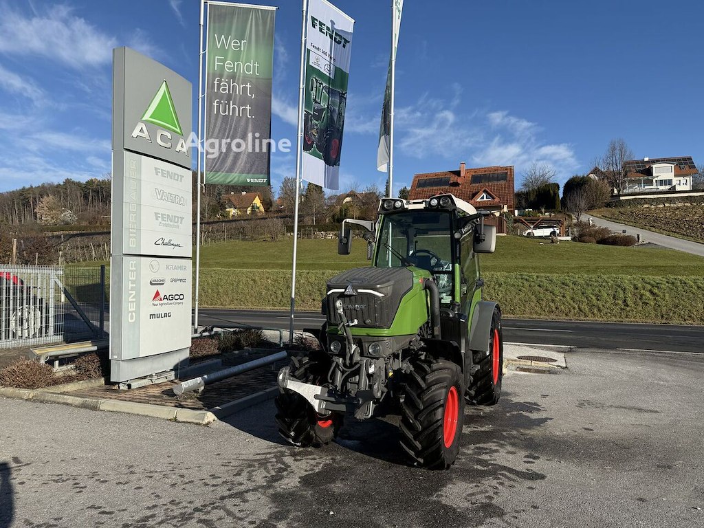 Fendt 211 Vario V traktor točkaš