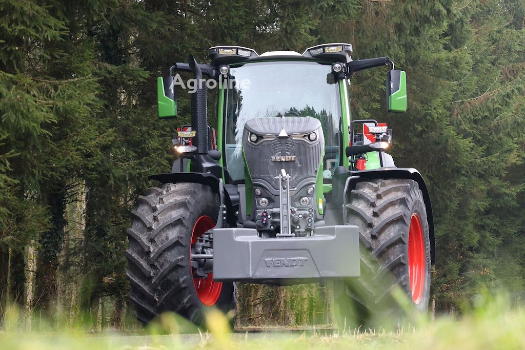 Fendt 832 Profi+ Gen5 traktor točkaš