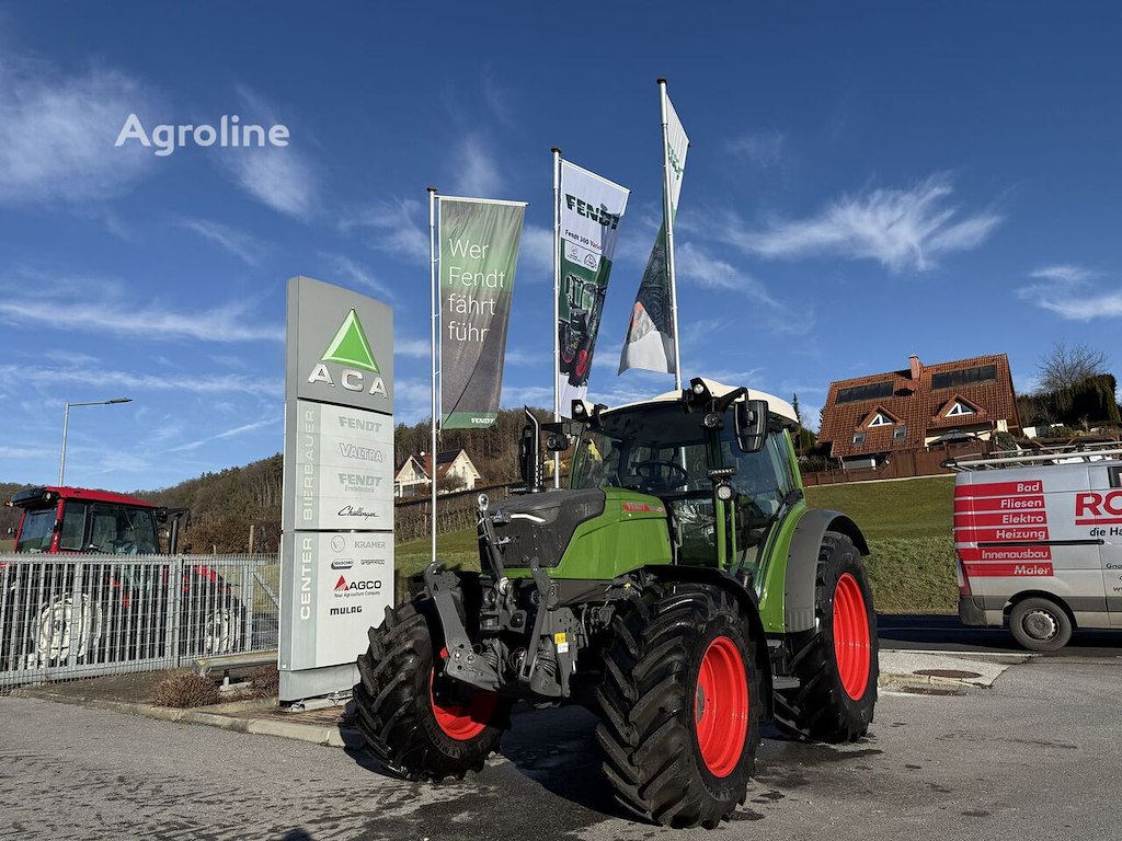 Fendt 211 Vario traktor točkaš