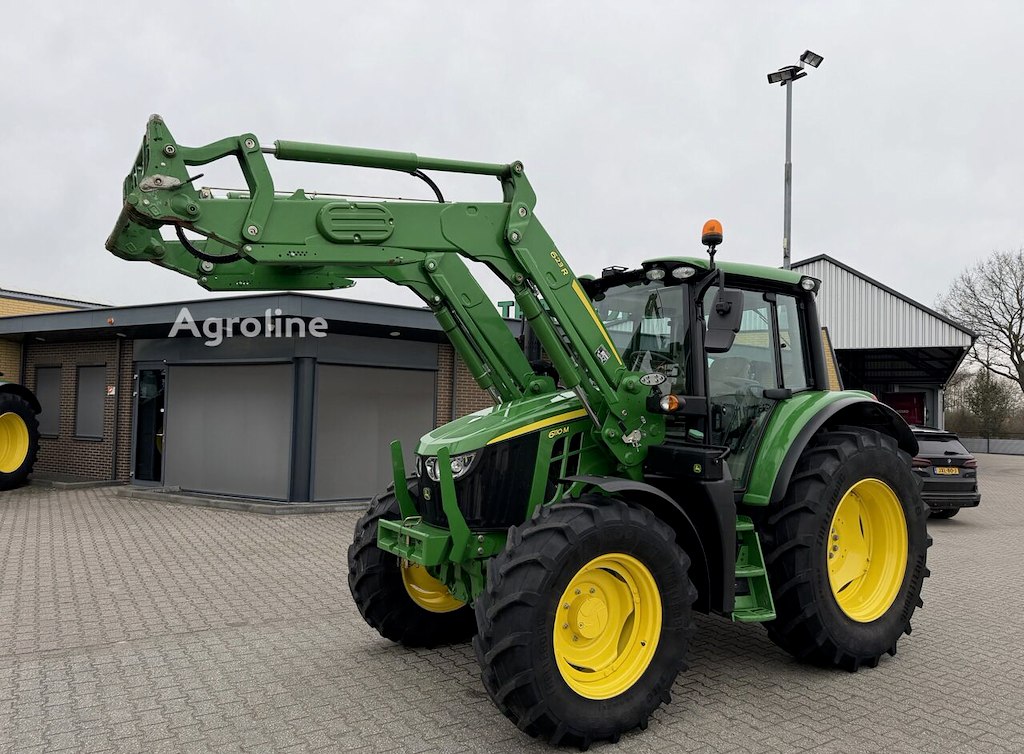 John Deere 6110M traktor točkaš