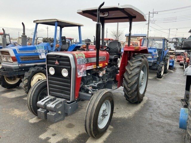 MASSIVE TRACTOR traktor točkaš