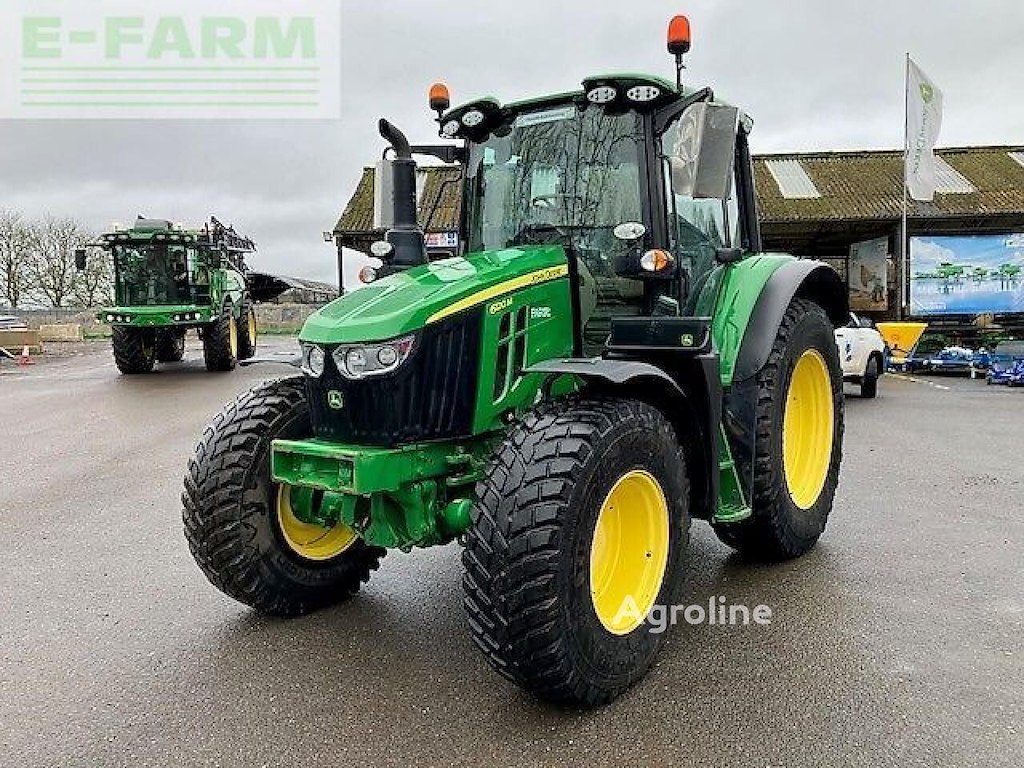 John Deere 6120m traktor točkaš