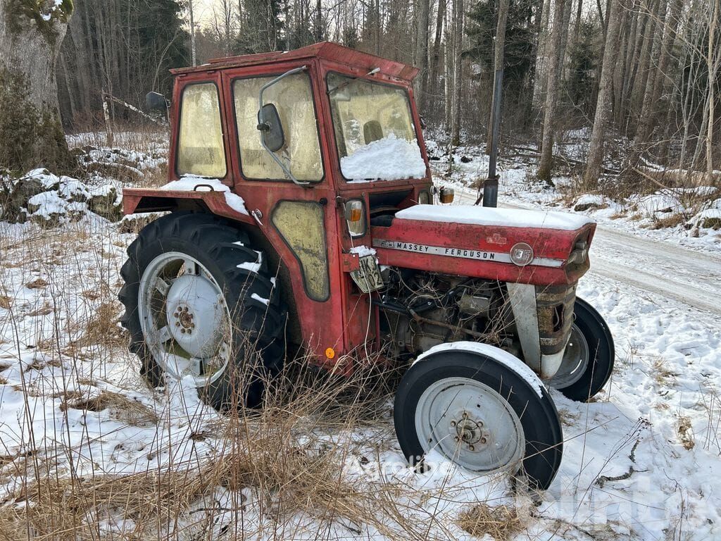 Prodaje se Massey Ferguson M-F 135 traktor točkaš na aukciji