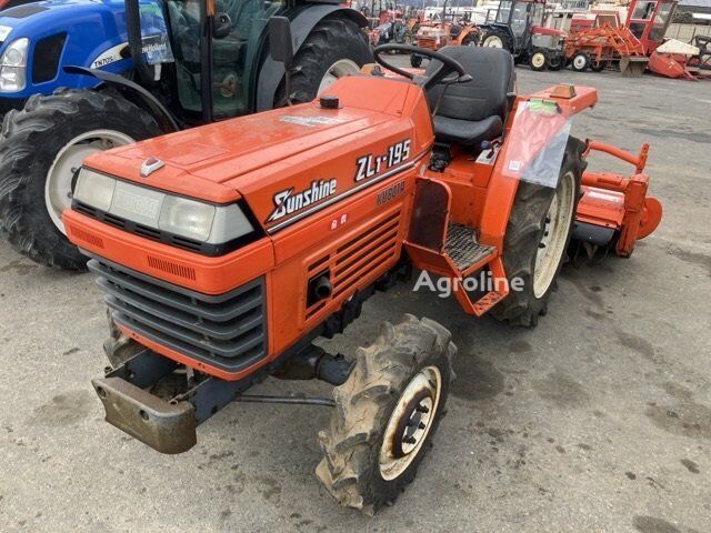 Kubota TRACTOR(Kubota) traktor točkaš