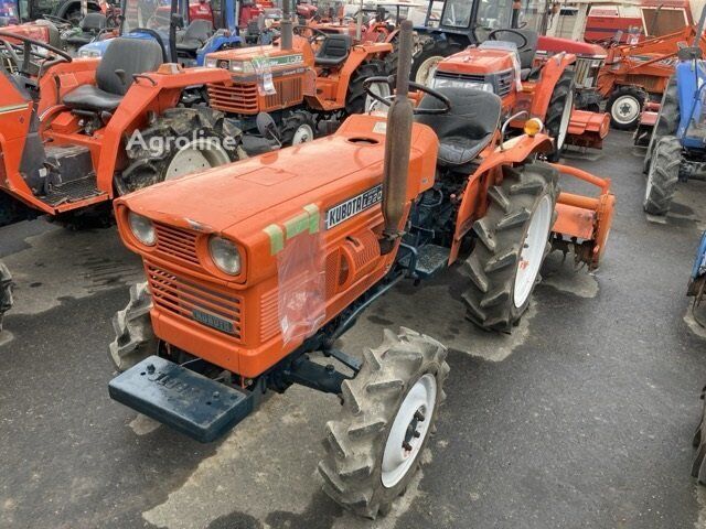Kubota TRACTOR(Kubota) mototraktor