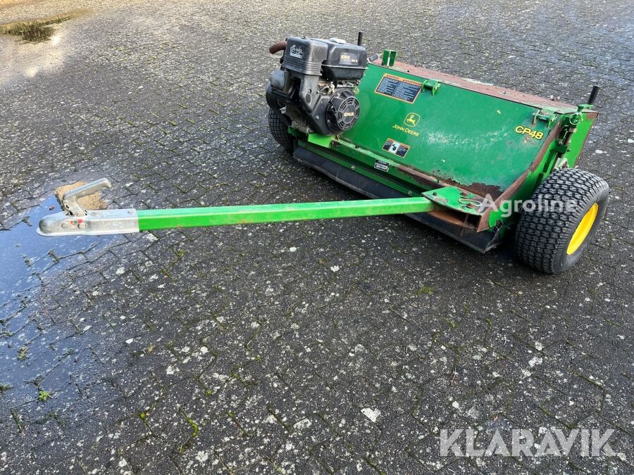 Prodaje se John Deer CP 48 traktor kosilica na aukciji