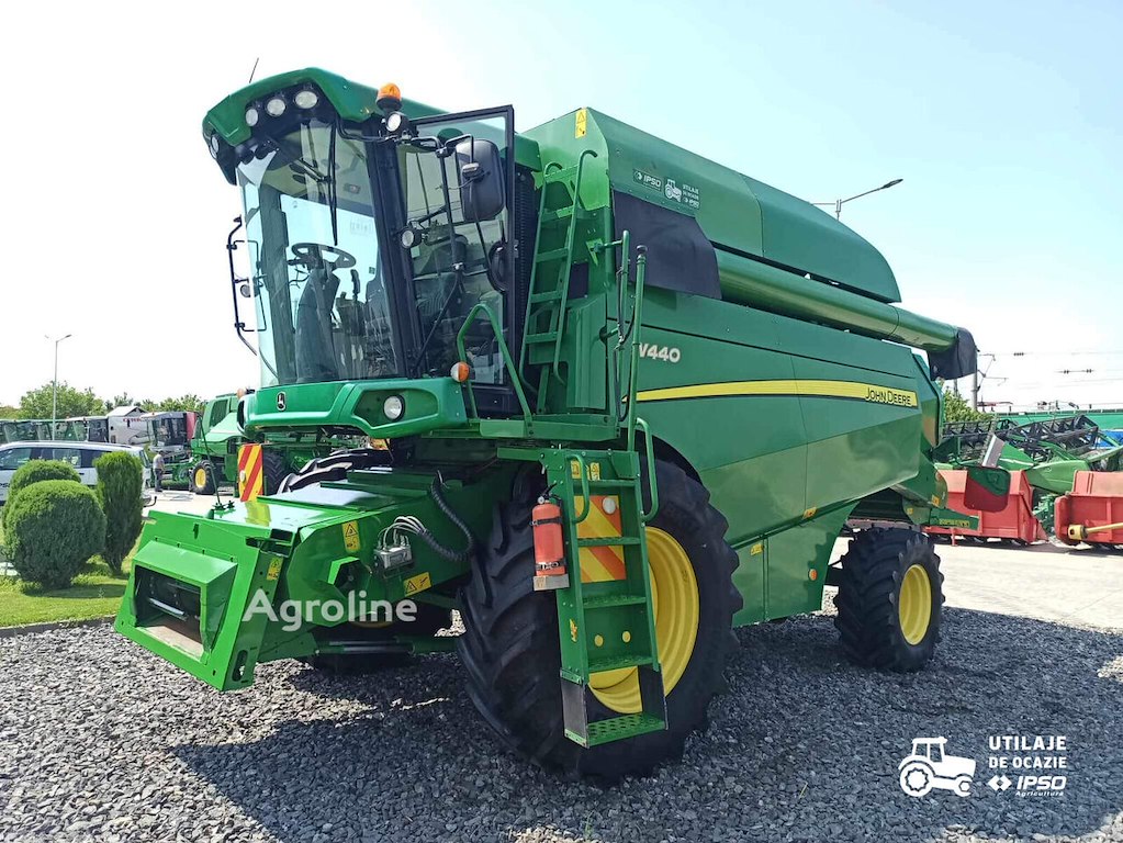 John Deere W440 kombajn za žito