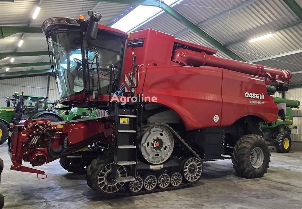 Case IH AF 8250 kombajn za žito