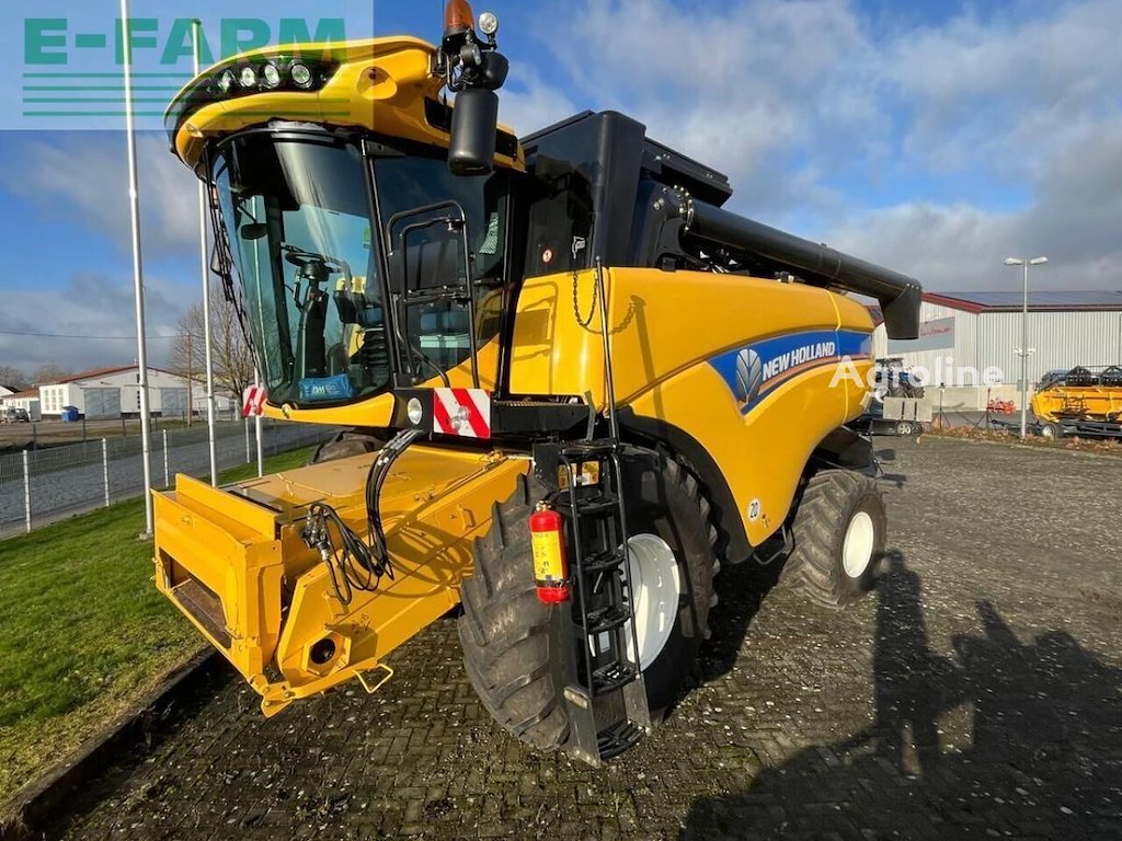 New Holland CX 6.90 kombajn za žito