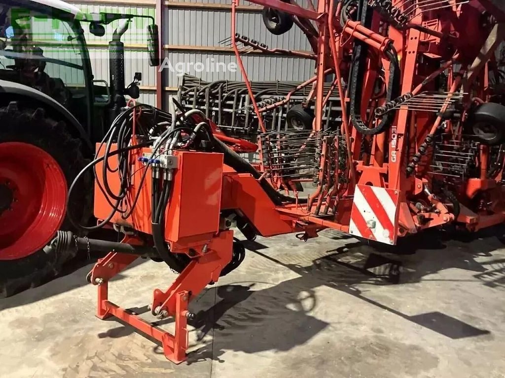 Kuhn ga 15031 trakasti formirač otkosa