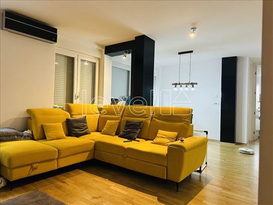 Stan,Novi Sad,Grbavica,kv: 65.00, € 179000