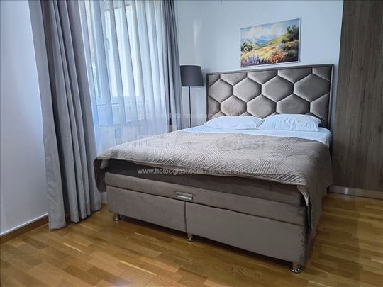 Lux apartman 4* u hotelu, kompletno opremljen.