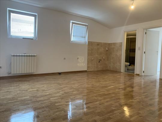 Zvezdara - Slavujev Venac 1.5, 42m2, 130.000 e