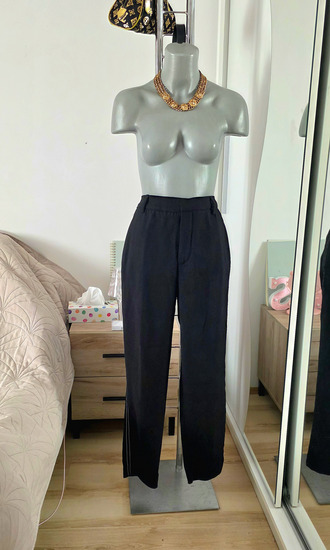    Zara poslovne pantalone