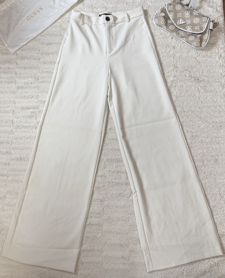 Zara pantalone boje peska