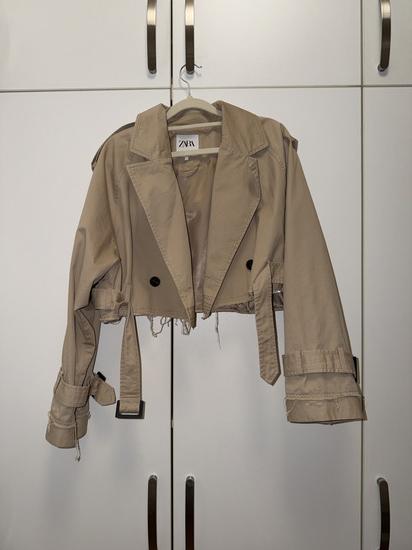 Zara crop trench jakna bež