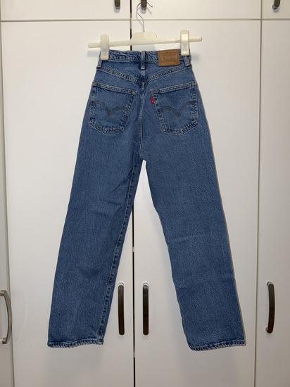 Levi’s Premium Ribcage Straight Ankle 25