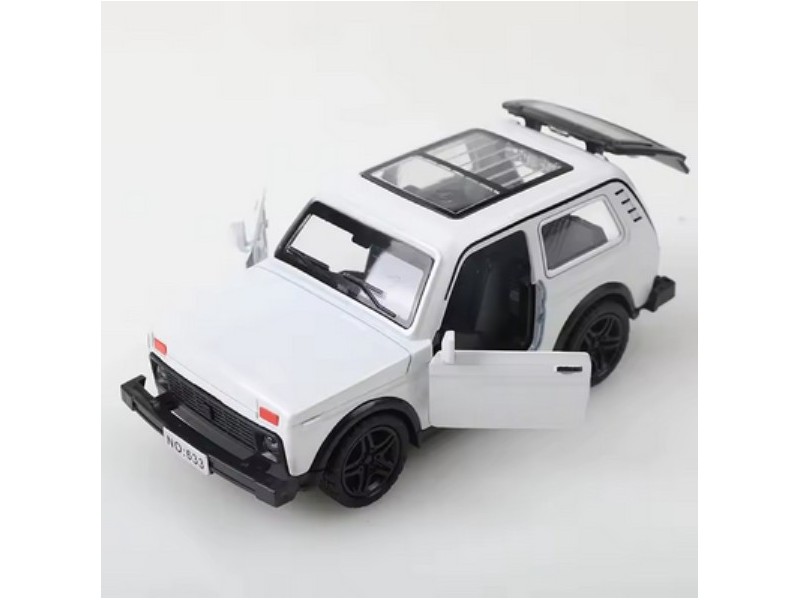 1:36 Lada NIVA, beli
