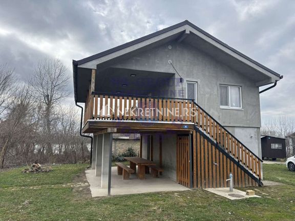 - Vikend kuća 48m2, odlična prilika -