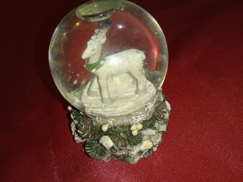 VODENA KUGLA SA MOTIVOM JELENA