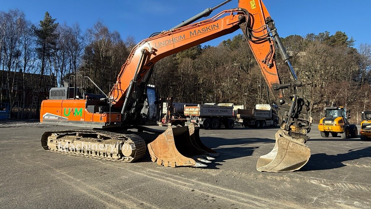 Prodaje se Doosan DX 300-LC7 Xite GPS - EC 233, sentralsmøring, dieselvarmer, 3 sk bager guseničar na aukciji
