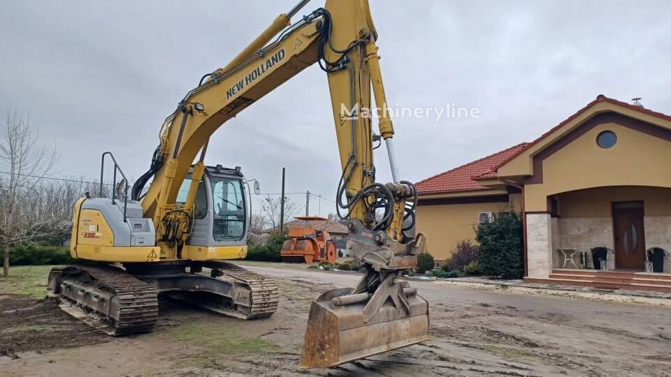 New Holland KOBELCO E235 SR bager guseničar