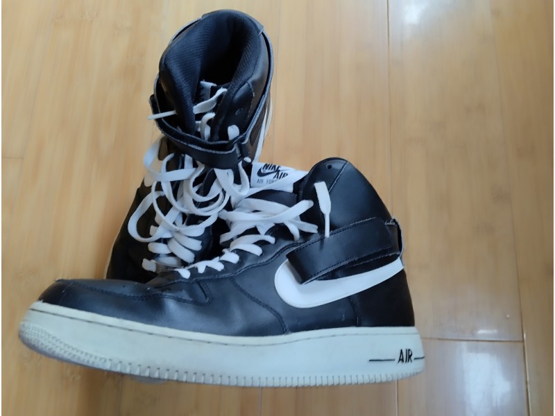 Nike Air Force 1 '07 br.45,5