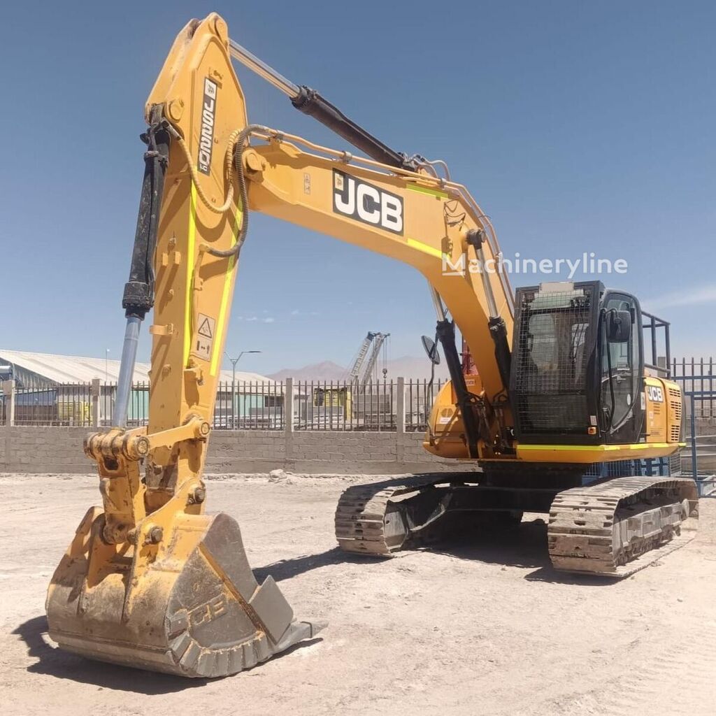 JCB JS 220 LC bager guseničar