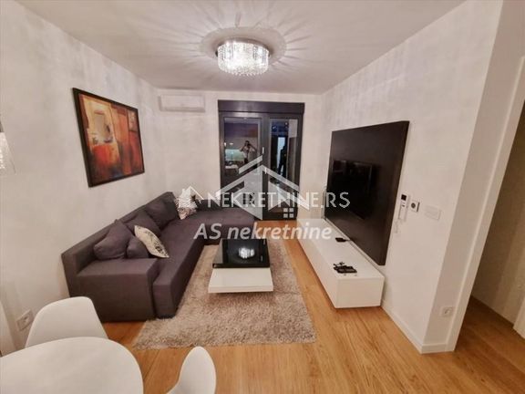 Novi Beograd, Tošin bunar, 2.0 stan, 42m2, 750 EUR