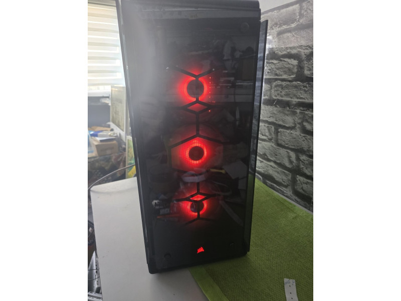 Corsair RGB PC-I7 8700K-16GB DDR4-RX5700 8GB-256SSD