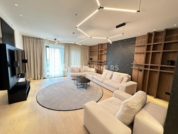 A blok, vrhunski penthouse, 2 garaže ID#3840