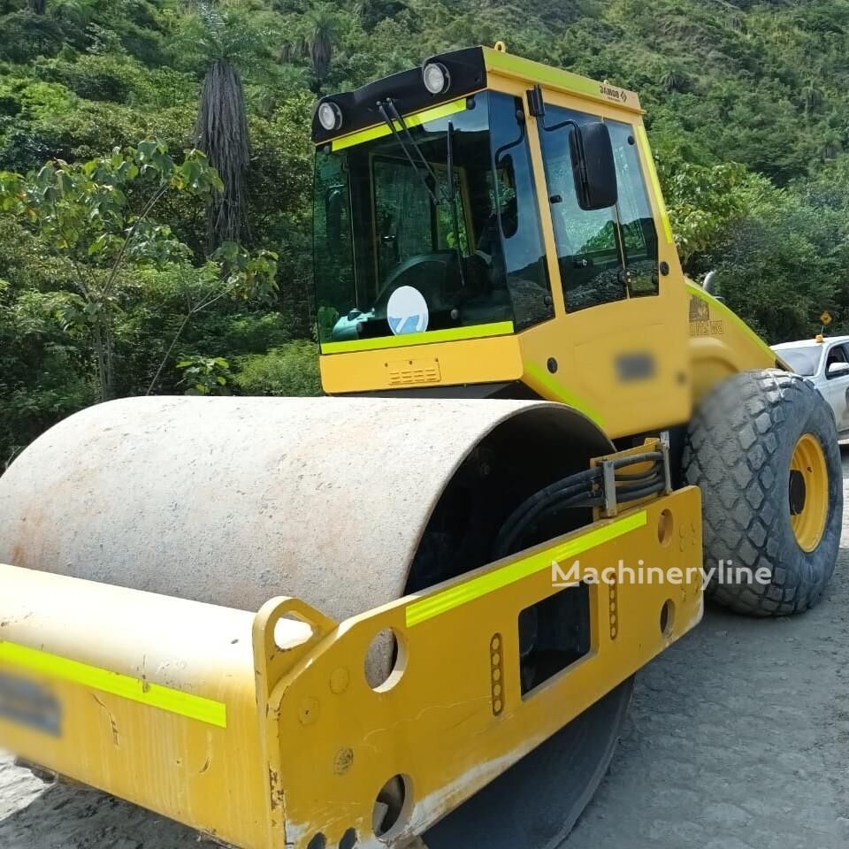 BOMAG BW211-D40 kompaktor s jednim valjkom
