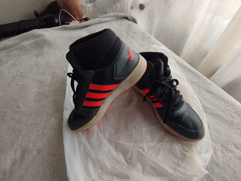 Adidas patike - vel. 38