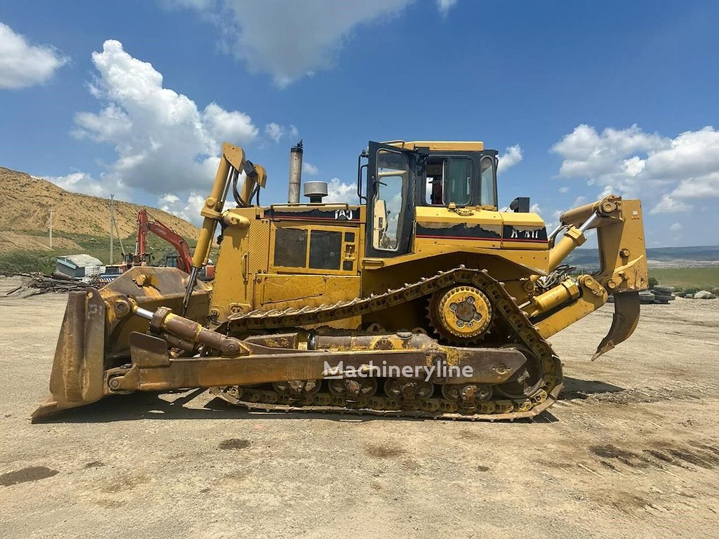 Caterpillar D8R buldožer