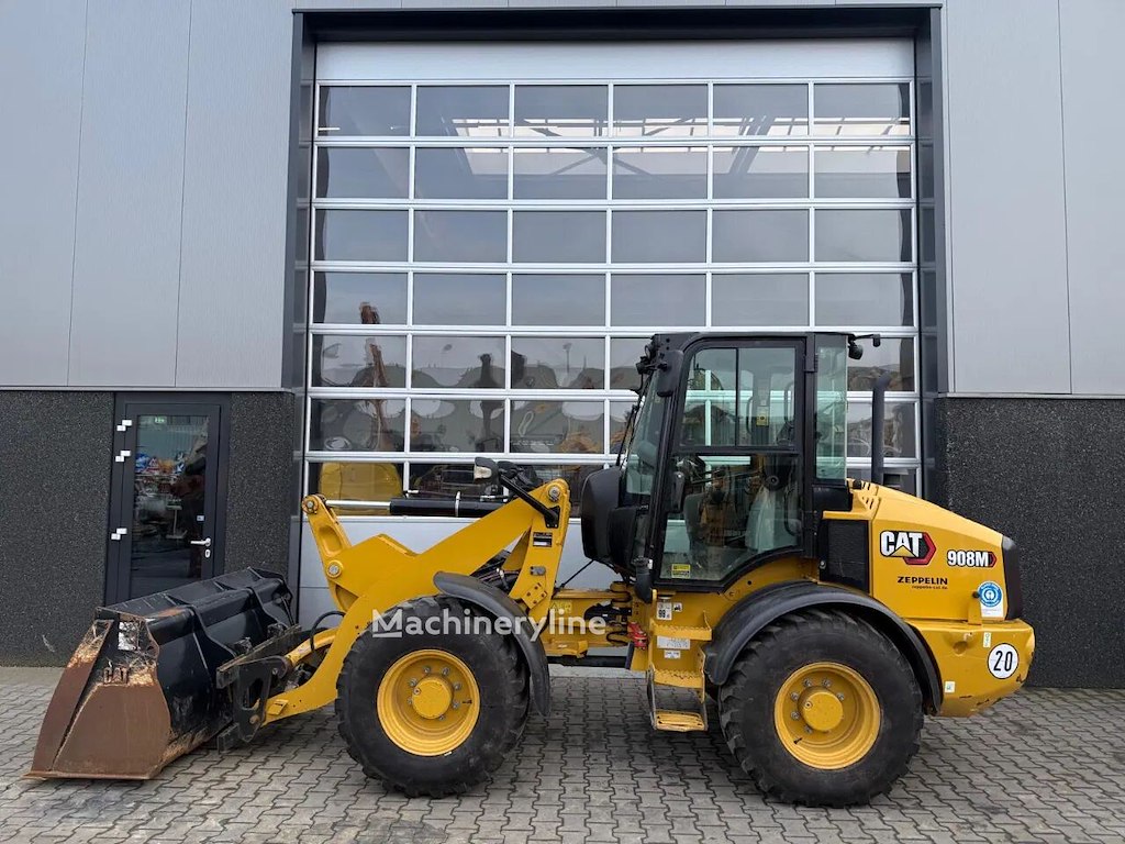 Caterpillar 908M prednji utovarivač