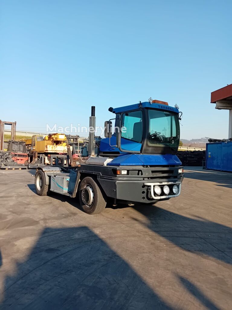 Terberg RT222 4x4 terminalni tegljač