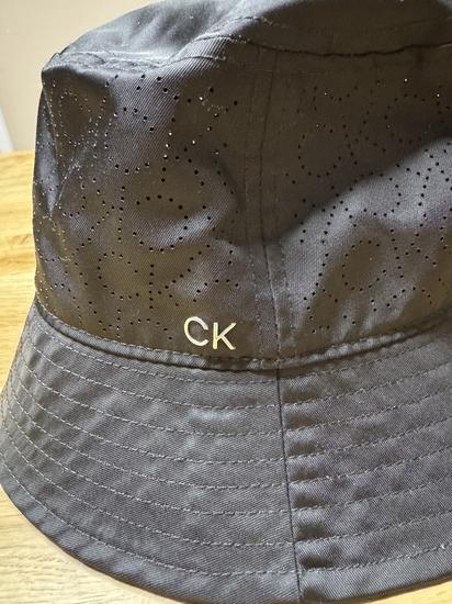 Calvin Klein kapa