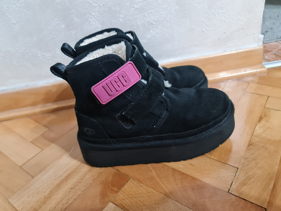UGG cizmice broj 33,5