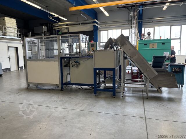 Zaptivka u poklopcu kanistera
Deckelmontageanlage / Arburg