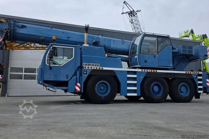 Dizalica na celom terenu
Liebherr LTM1045-3.1 As-Is, Diesel, 6x4x6 Drive, 45t Capaci